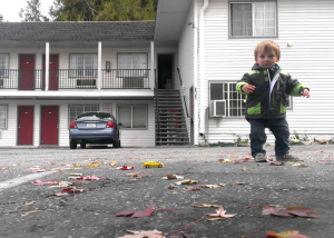 Look At This Cute Little Kid Dancing To Dubstep